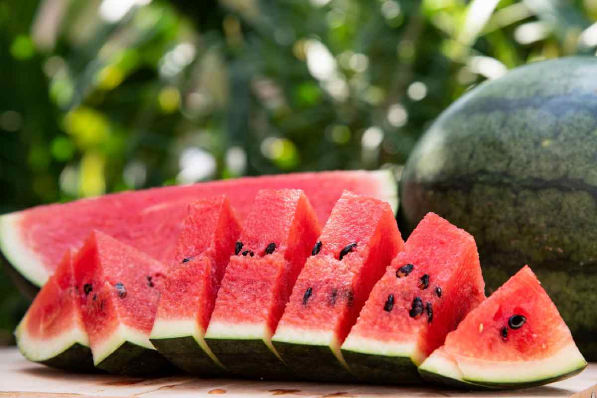 Non getterai mai più buccia e semi di cocomero, riutilizzali così in maniera golosa - Casa Live